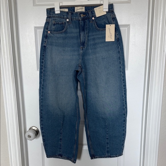 Universal Thread | Jeans | Nwt Universal Thread High Rise Easy Barrel ...